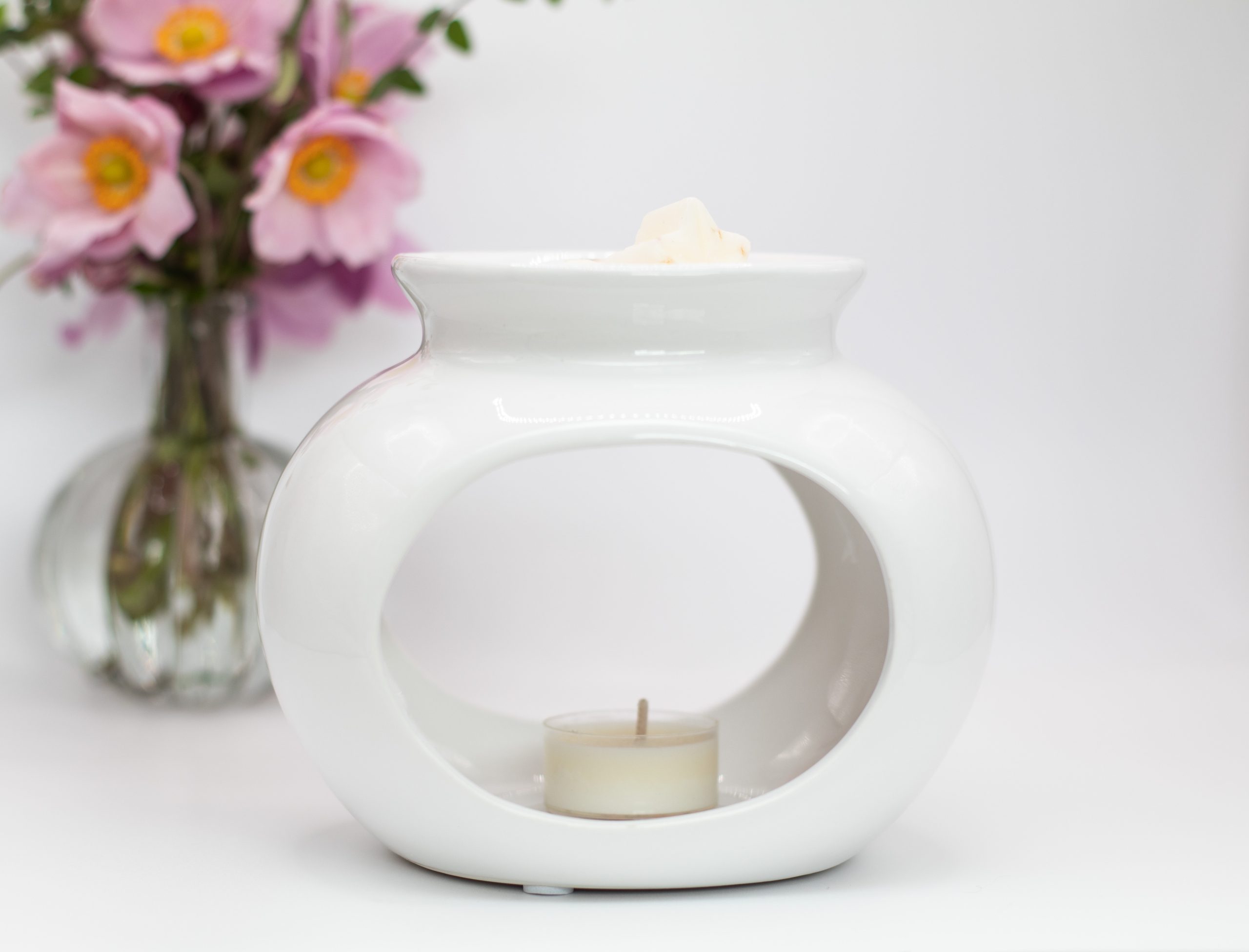 Round Ceramic Wax Melt Burner in White - Gweni